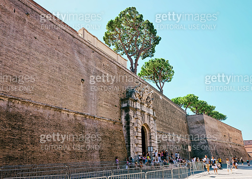 Vatican walls in Old City of Rome in Italy (606016250) - 게티이미지뱅크