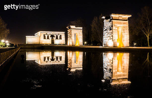 templo debod madrid temple night egypt reflection horizontal 이미지 ...