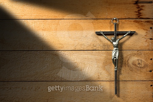 Jesus on Cross - Wooden Background 이미지 (533579384) - 게티이미지뱅크
