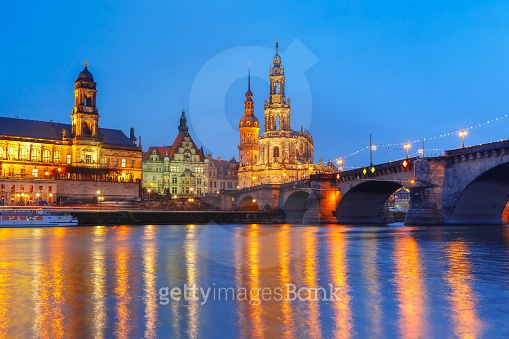 Old Town and Elba at night in Dresden, Germany 이미지 (506510588) - 게티이미지뱅크