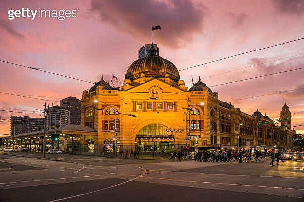 Flinders Street Station, Melbourne, at sunset 이미지 (629665606) - 게티이미지뱅크