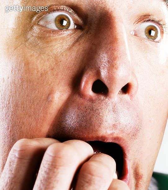 Close-up of shocked, horrified man's face, hand to his mouth 이미지 ...