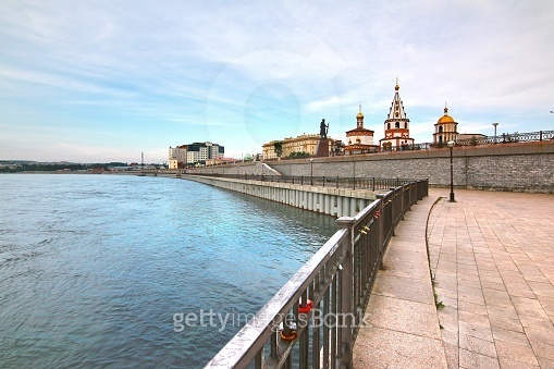The Angara River in center of Irkutsk, Russia. (578580266) - 게티이미지뱅크