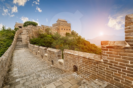 The magnificent Great Wall of China at sunset 이미지 (504134244) - 게티이미지뱅크