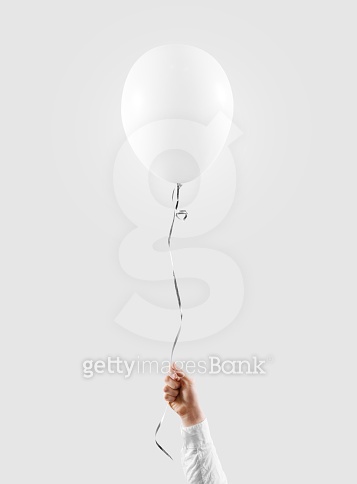 Hand hold blank white balloon mock up isolated. Baloon mockup. 이미지 ...
