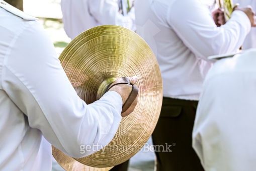 military musician plays cymbal at the festival of brass bands 이미지 ...