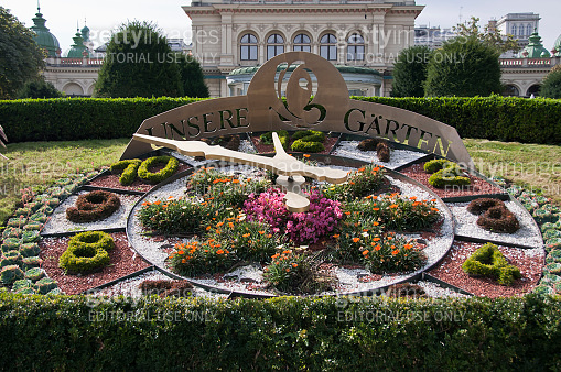 Kursalon and “Unsere Garten” flower clock, Vienna 이미지 (626459116) - 게티이미지뱅크