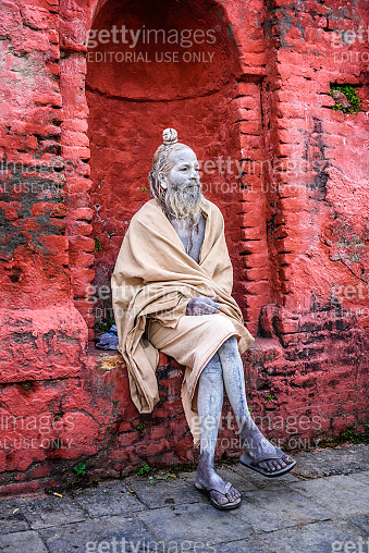 Wandering Shaiva sadhu (holy man) in ancient Pashupatinath Temple ...