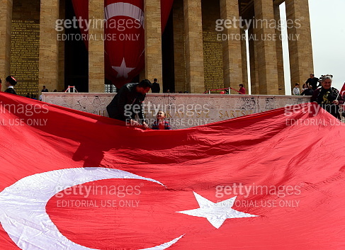 Little Turkish boy waving big Turkish flag in Anitkabir (523865540 ...