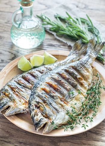 Grilled Dorade Royale Fish 이미지 (612857850) - 게티이미지뱅크