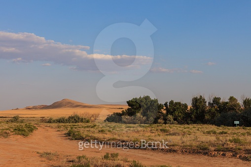 Sandy country road in the salt desert landscape 이미지 (524007902) - 게티이미지뱅크