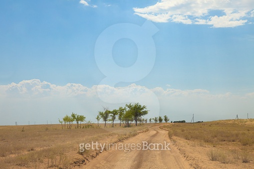 Sandy country road in the salt desert landscape 이미지 (524008114) - 게티이미지뱅크