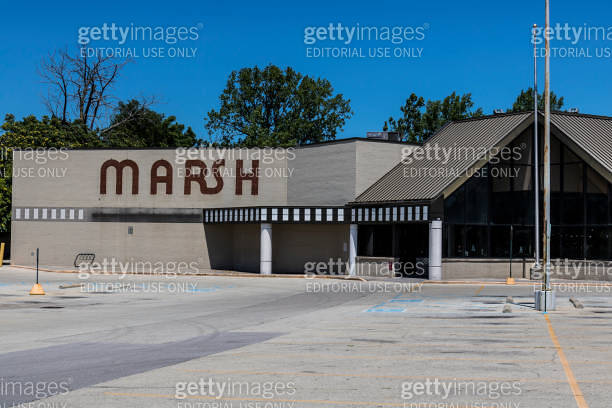 Indianapolis - Circa July 2017: Recently shuttered Marsh Supermarket ...