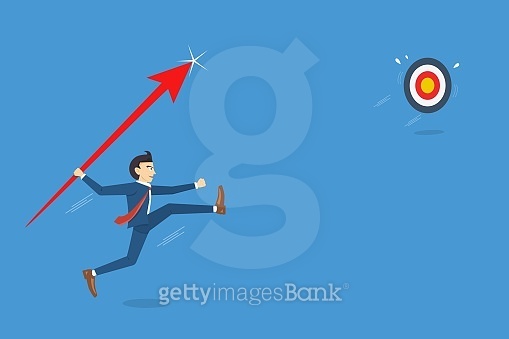 Businessman jumps throwing spear to target, Business breakthrough ...
