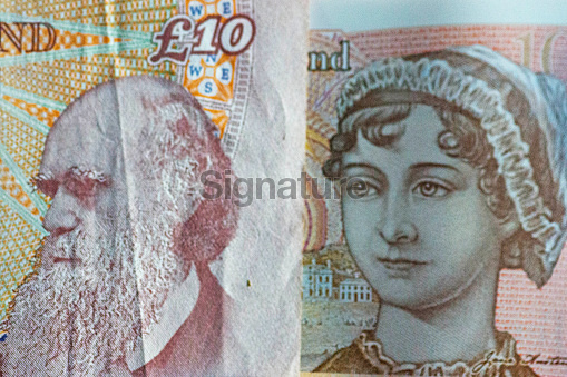 Old and New ten pound note released 2017 이미지 (852037702) - 게티이미지뱅크