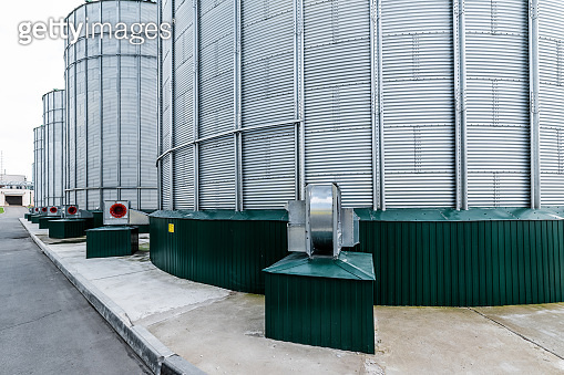 Centrifugal fans for silo ventilation. Large steel silos (873810626 ...