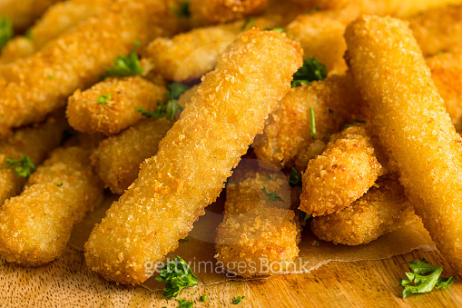 Deep Fried Fish Sticks with French Fries (654788594) - 게티이미지뱅크