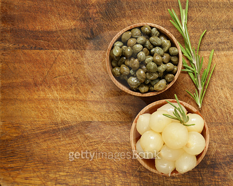 marinated pearl onions pickled cucumbers and capers 이미지 (698484454 ...