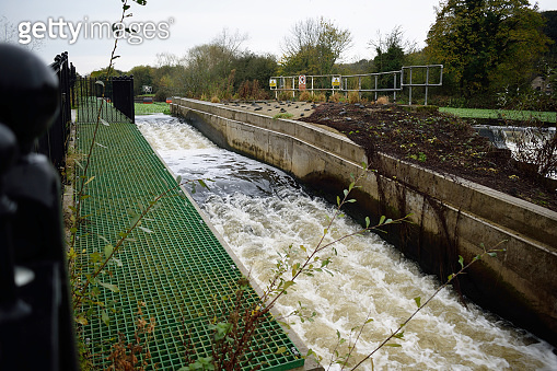 Sprotbrough and Warmsworth River Don Weir Salmon Run Fish Pass 이미지 ...