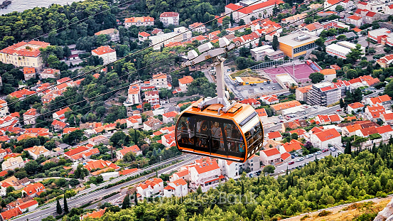 Cabin of cableway and ancient town of Dubrovnik (685017614) - 게티이미지뱅크