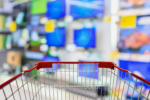 shopping cart with eletronic department store 이미지 (839311472) - 게티이미지뱅크