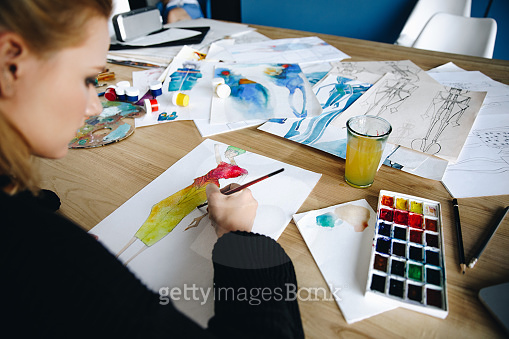 Fashion designer drawing sketch 이미지 (852055928) - 게티이미지뱅크