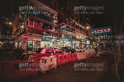 Nightlife of Tsim Sha Tsui Street, Hong Kong 이미지 (836376746) - 게티이미지뱅크