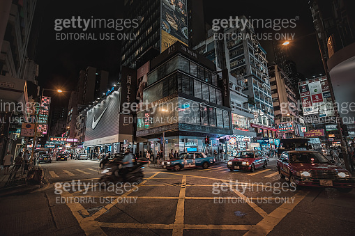 Nightlife of Tsim Sha Tsui Street, Hong Kong 이미지 (835730184) - 게티이미지뱅크