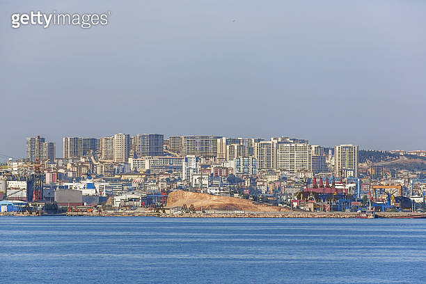 crowded buildings at coast of pendik istanbul turkey 이미지 (639679490 ...