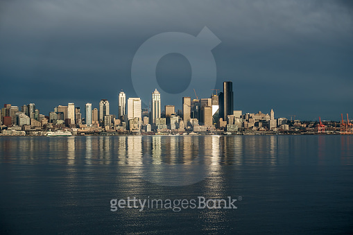 Seattle Skyline Reflections 이미지 (639511976) - 게티이미지뱅크