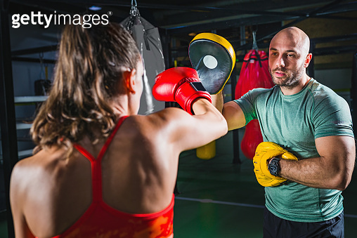 Boxercise, recreational boxing lessons 이미지 (879637016) - 게티이미지뱅크