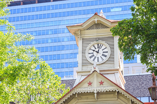 Clock Tower in Sapporo Hokkaido Japan (811210886) - 게티이미지뱅크