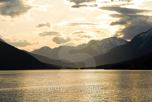 Moose Lake in the Spring Evening, Mount Robson Provincial Park ...