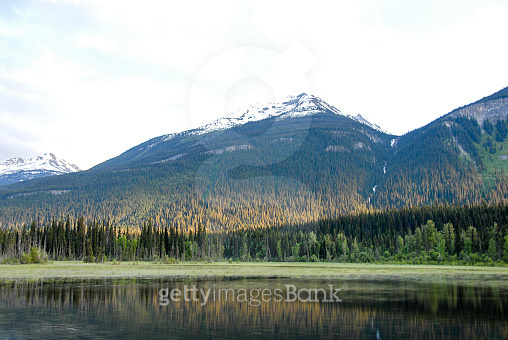 Moose Lake in the Spring Evening, Mount Robson Provincial Park ...