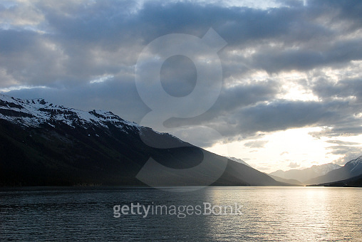 Moose Lake in the Spring Evening, Mount Robson Provincial Park ...