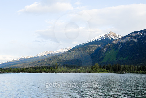 Moose Lake in the Spring Evening, Mount Robson Provincial Park ...