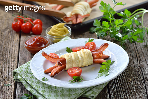 Vienna sausages with puff pastry 이미지 (824712938) - 게티이미지뱅크