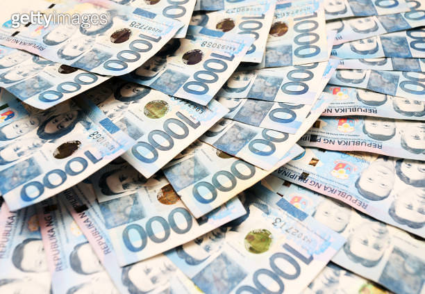 Philippine Peso Php Bills In 500 And 1000 Denominations 이미지 854862682 게티이미지뱅크