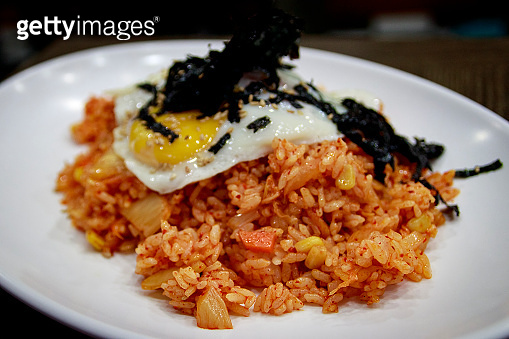 Korean Kimchi Bokumbap(Korean Style Fried Rice) (814101774) - 게티이미지뱅크