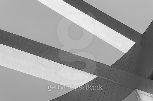 Strong steel beams welded together at sharp angles 이미지 (660617950) - 게티 ...