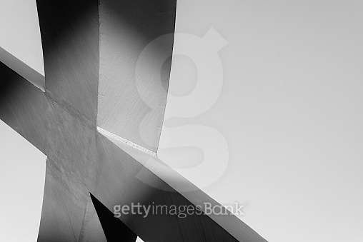 Strong steel beams welded together at sharp angles 이미지 (660617890) - 게티 ...