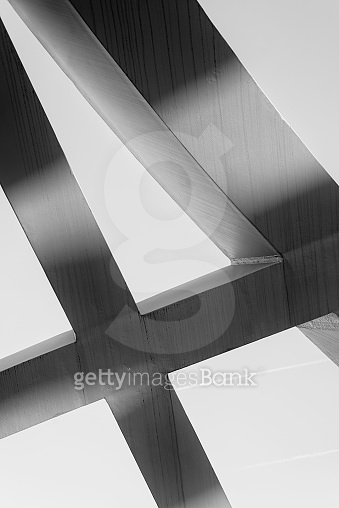 Strong steel beams welded together at sharp angles 이미지 (660617718) - 게티 ...