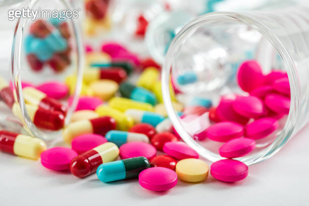 Bright Colorful Medicine Pills And Tablets 이미지 (691610134) - 게티이미지뱅크