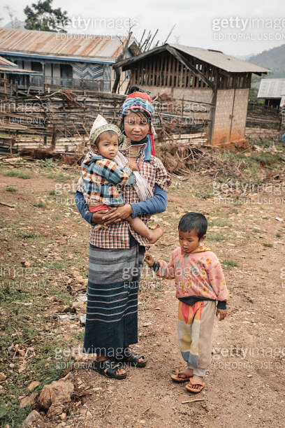 Authentic and poor life of Myanmar children at Pan Pet village ...