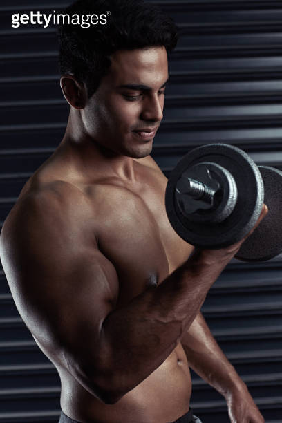 Building big and bulging biceps (641859426) - 게티이미지뱅크