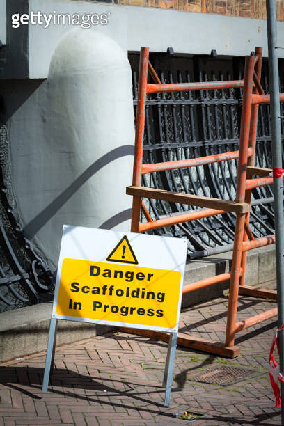 Danger Scaffolding in Progress 이미지 (828721088) - 게티이미지뱅크