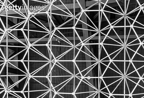 Hexagon stainless truss structure pattern (832973910) - 게티이미지뱅크