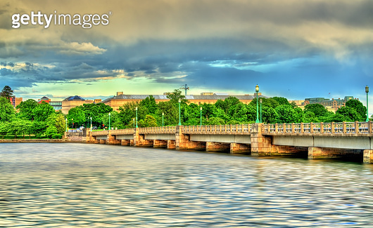 The Kutz Memorial Bridge across the Tidal Basin in Washington, D.C ...