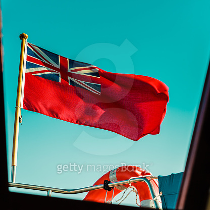 uk red ensign the british maritime flag flown from yacht 이미지 (674646616 ...