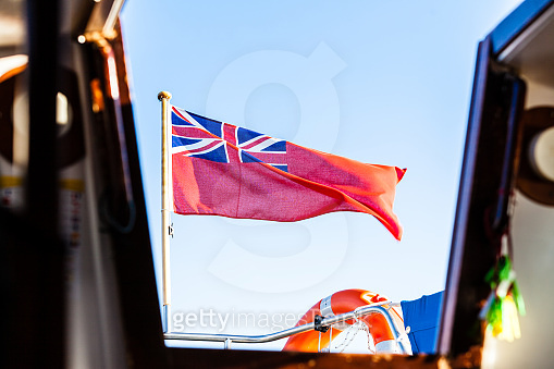 uk red ensign the british maritime flag flown from yacht 이미지 (673570390 ...